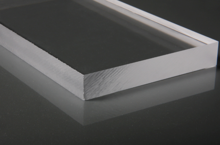 Thermoforming Polycarbonate vs. Other Clear Plastics